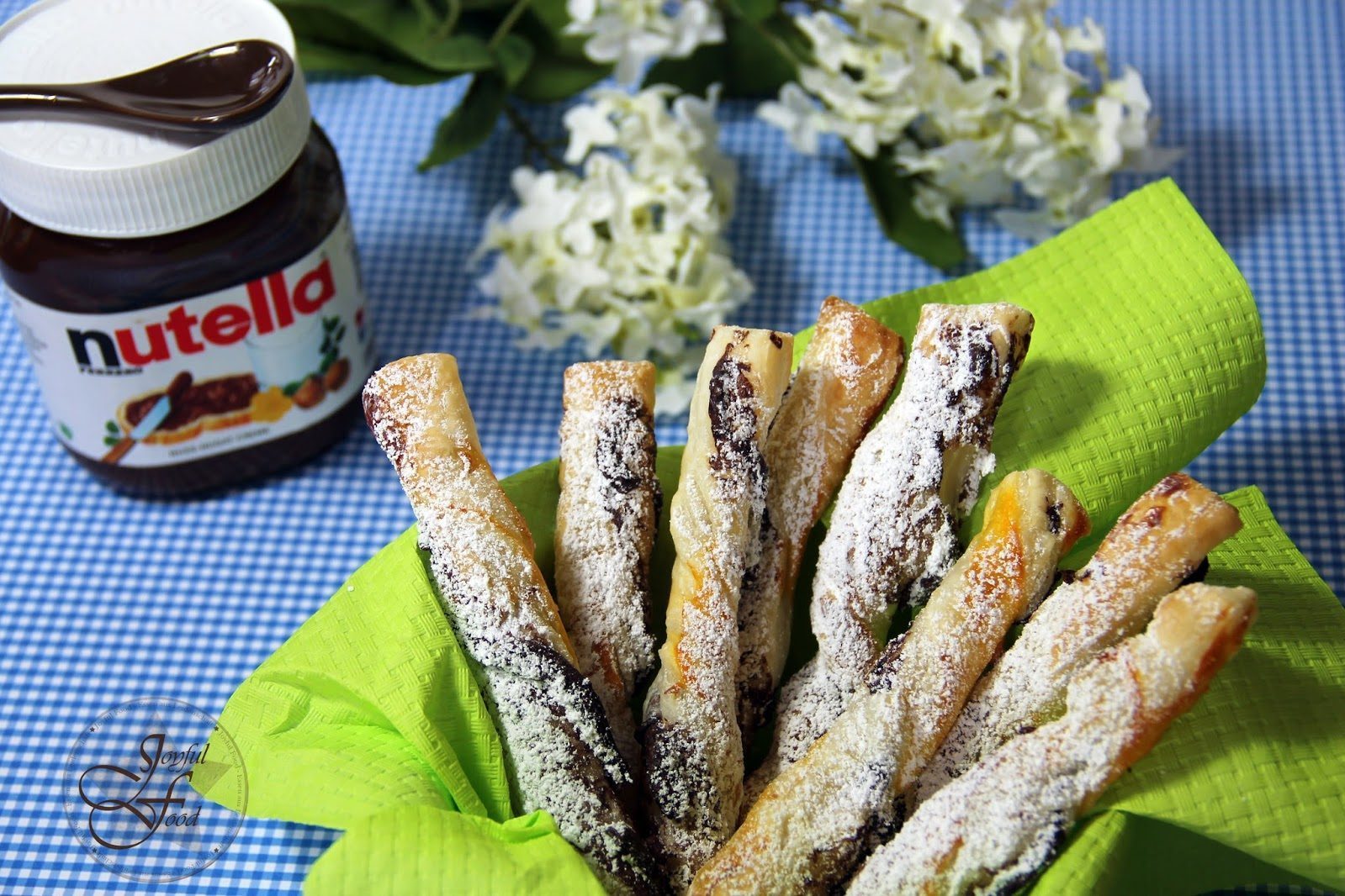 Nutella Sticks - super schnell und knusprig - Joyful Food