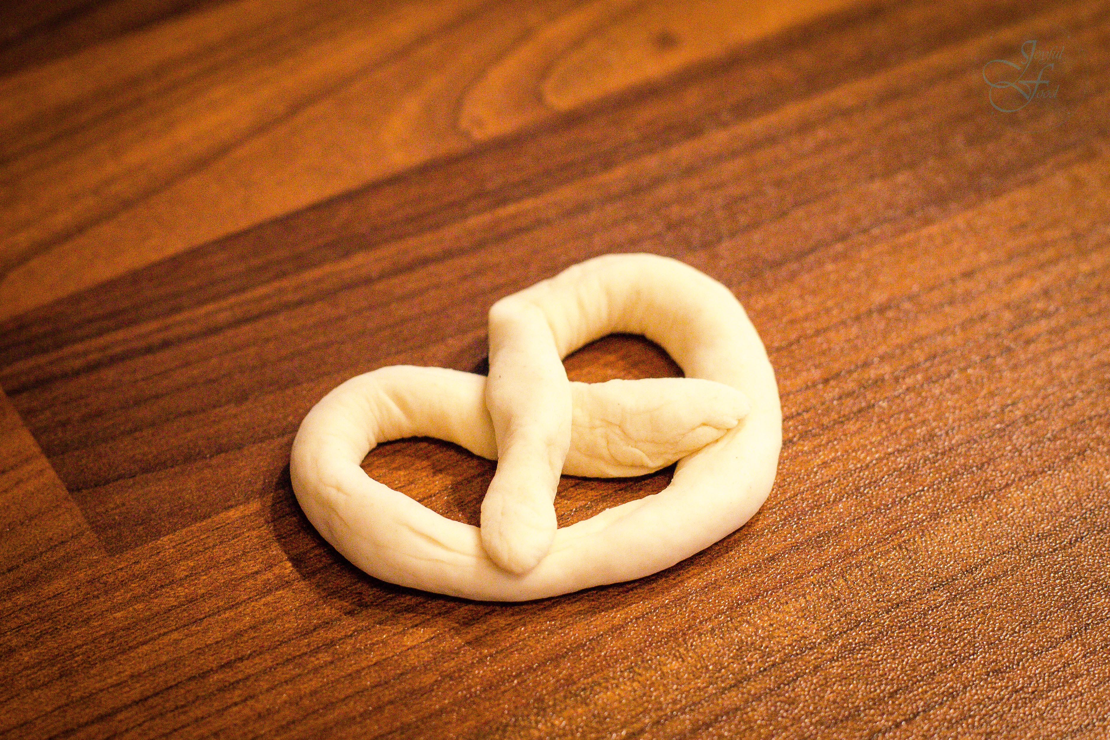 Bayerische "Kloane Brezn" - Mini Brezen | Joyful Food