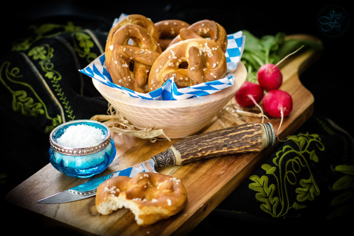 Bayerische "Kloane Brezn" - Mini Brezen | Joyful Food